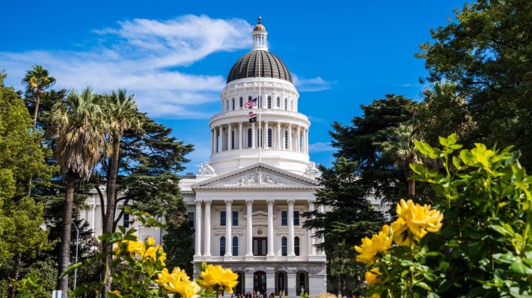AEDs for Government Buildings: Ensuring Safety in Public Spaces